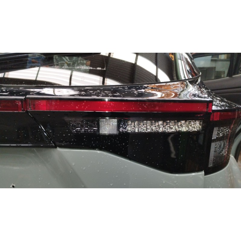 Recambio de piloto trasero izquierdo en porton para toyota yaris cross ...